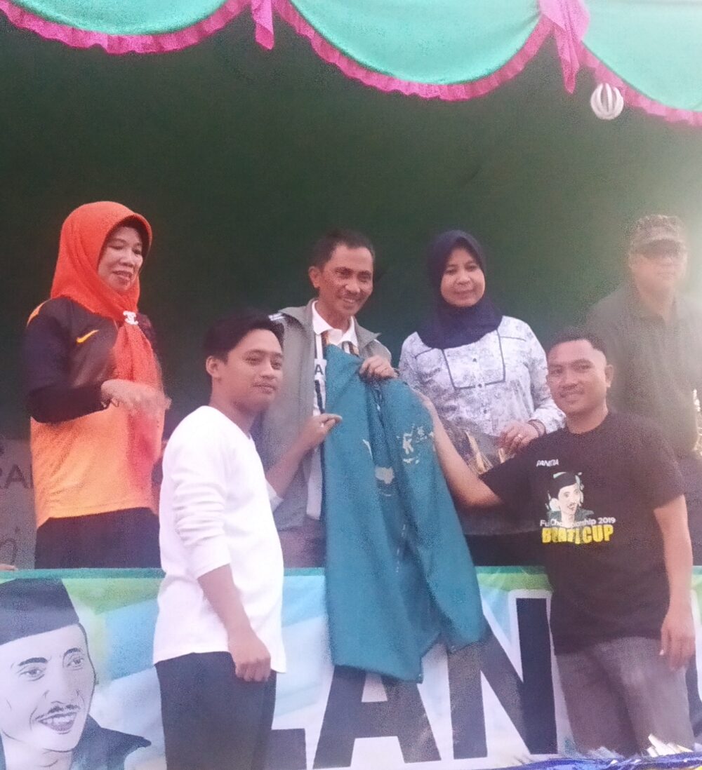 Bupati Gorontalo Bakal Bangun Sarana Olahraga Di Tilango | Read.id