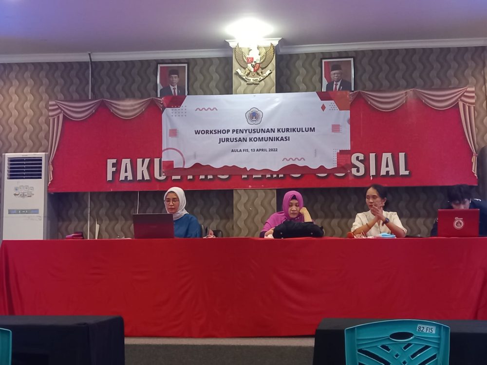 Jurusan Komunikasi Ung Gelar Workshop Penyusunan Kurikulum Berbasis