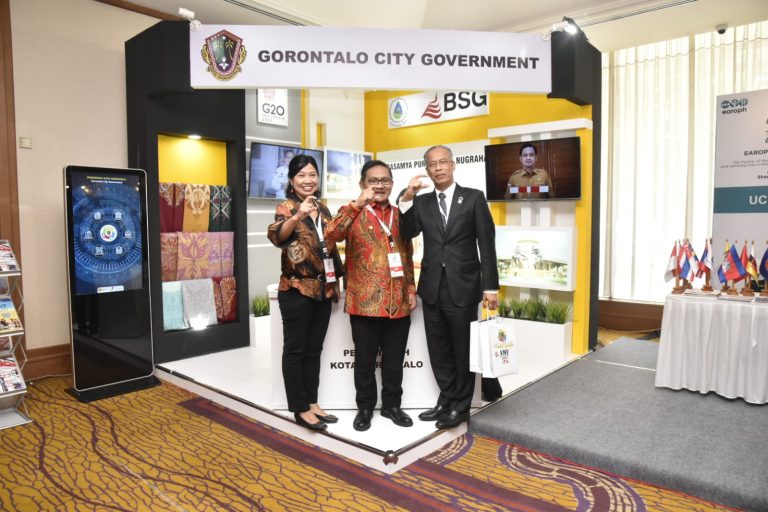 Stand Milik Kota Gorontalo Menarik Perhatian Wali Kota Dari Manca