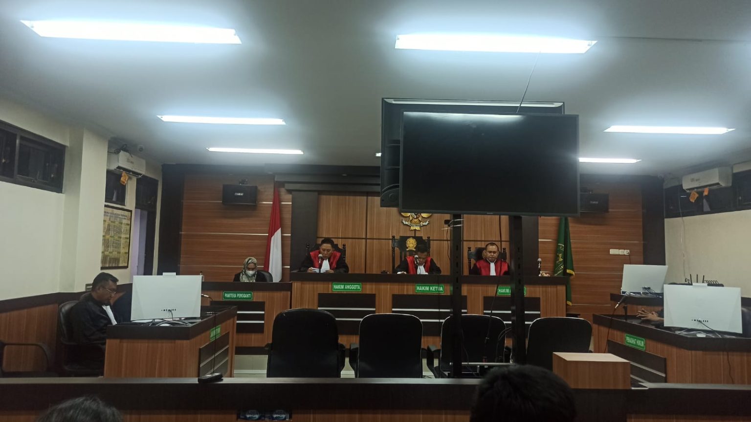 Hakim PN Kota Gorontalo Vonis Bebas Empat WNA Perkara Batu Hitam | Read.id