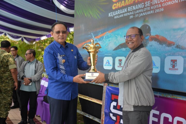 Gubernur Gusnar Ismail Resmi Membuka Gorontalo Swimming Championship ...